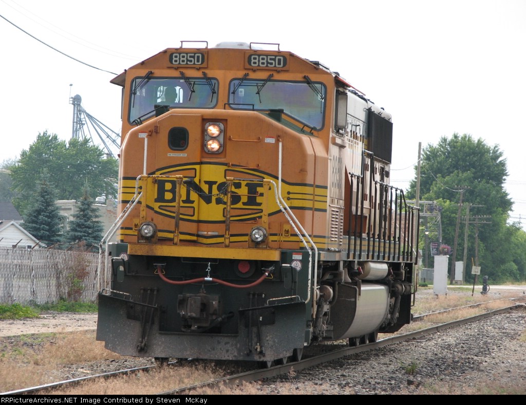 BNSF 8850